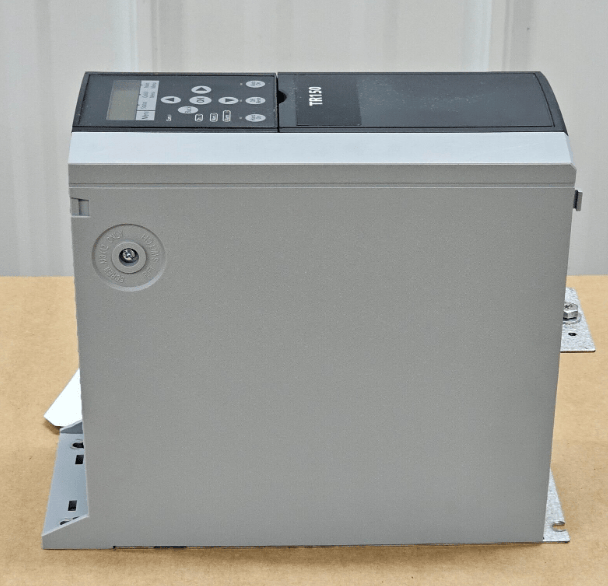 Trane TR-150 134H4928 VFD w/Keypad, 7.5 HP, 5.5kW, 380-480V AC Input, 3 ...